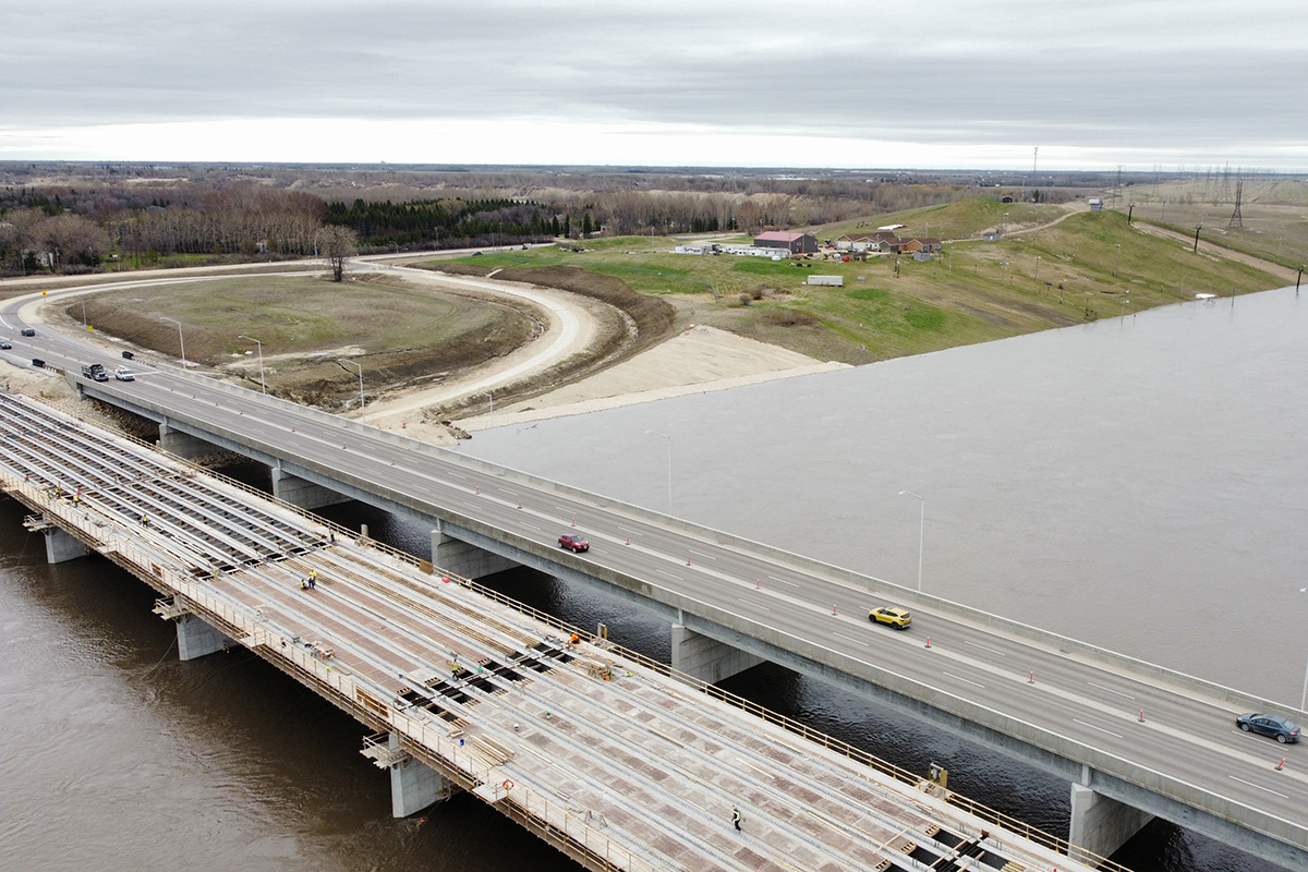 Red River Floodway Bridges on PTH 59N - MB - Dillon Consulting Limited